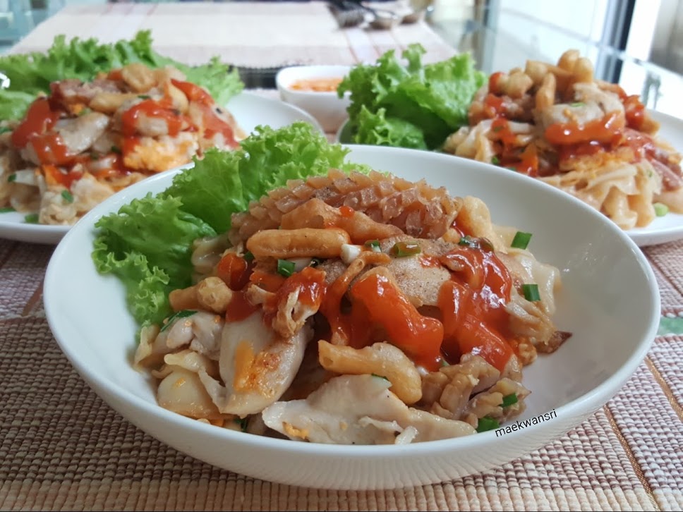 ก๋วยเตี๋ยวคั่วไก่ ใส่เครื่องเยอะๆ Pantip