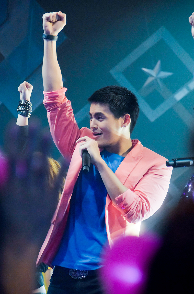[Pic] P'Hunz - 10 Years of Love The Star TV Special (Week Dance) - Pantip