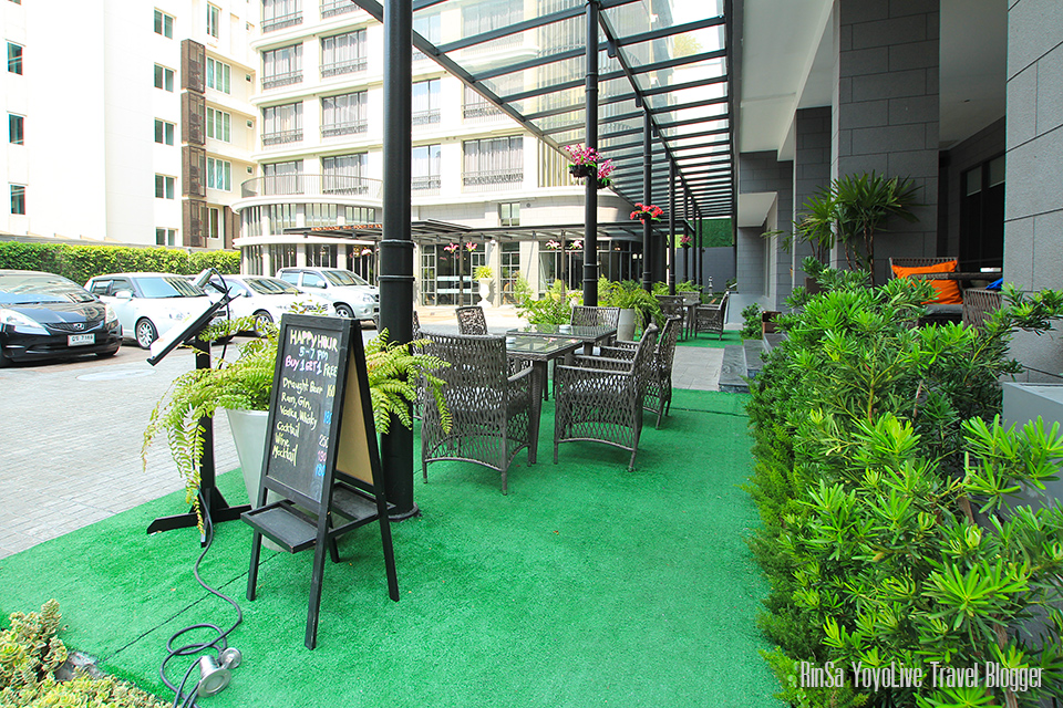 Readme.me - Escape the heat and sleep in style at the Well Hotel Bangkok.