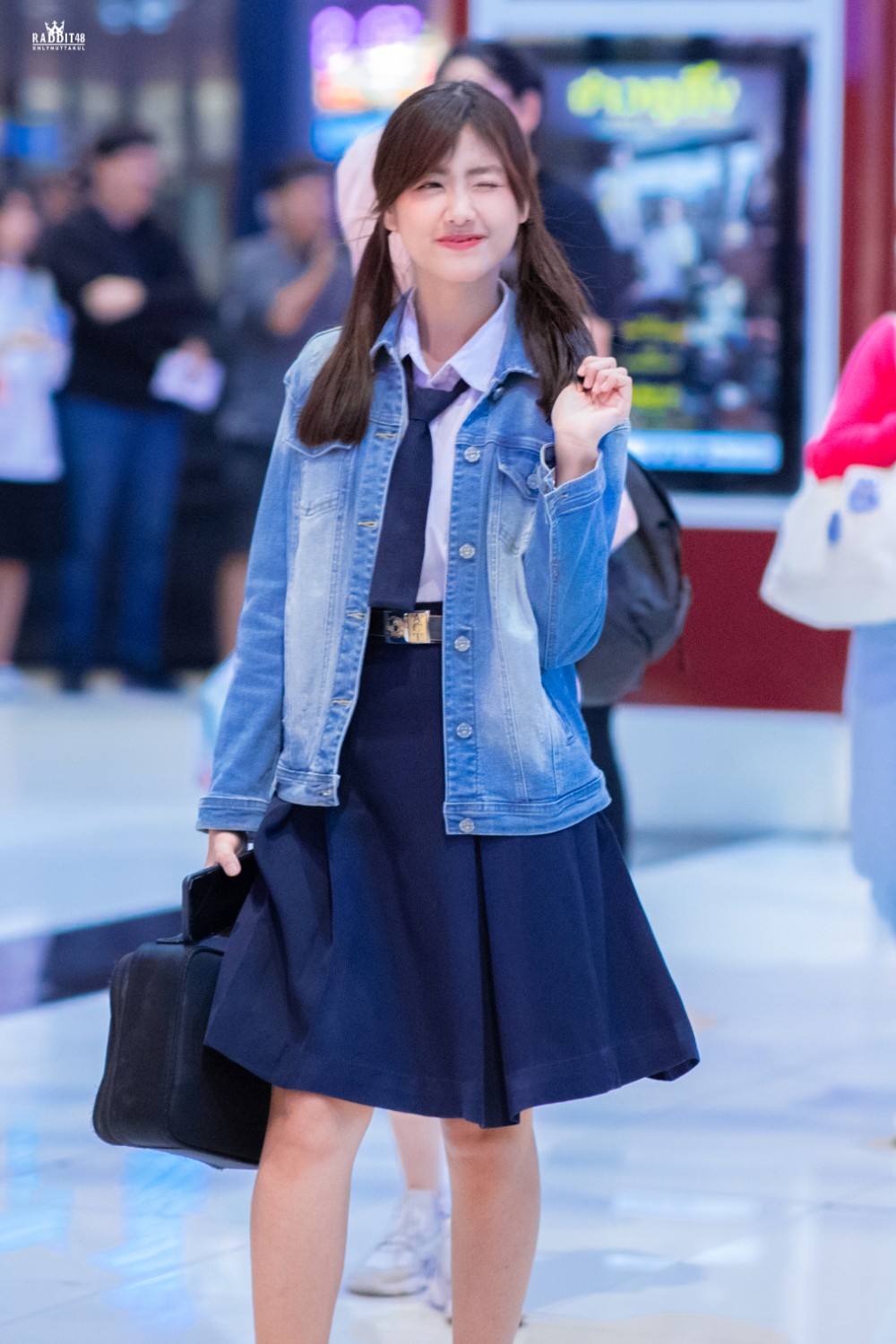 [BNK48] Gygee ชุดนักเรียนสดใสหลังแสดงเธียเตอร์