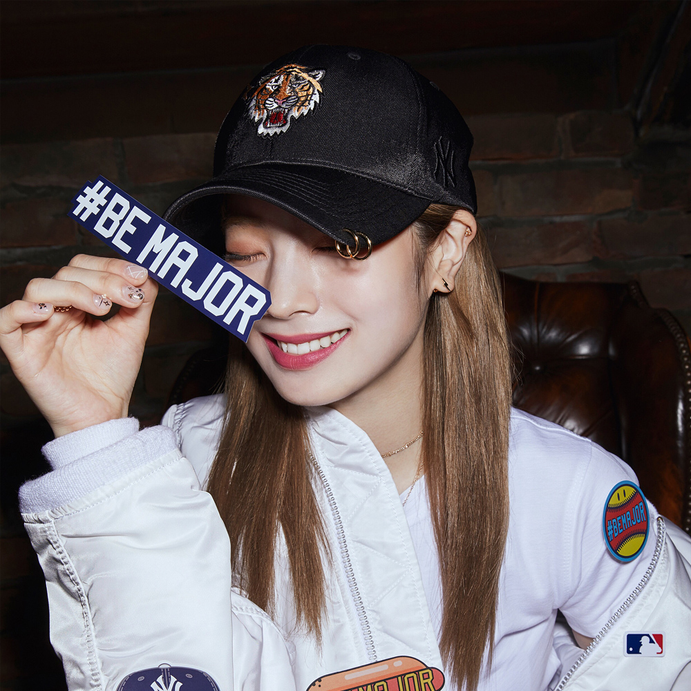 TWICE x MLB 2017