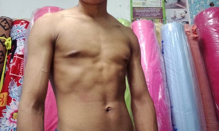 พี่คับคิดว่าผมผอมไหมหรือคิดว่าหุ่นดีไหมไนตอนนี้ผมอายุ17ปีสูง168นน 50พี่