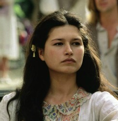 Isabel Decker's Instagram, Twitter & Facebook on IDCrawl